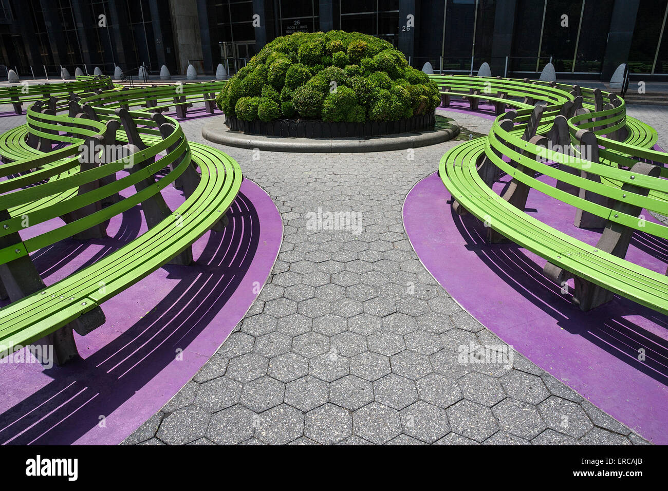 Curved bench hi-res stock photography and images - Alamy