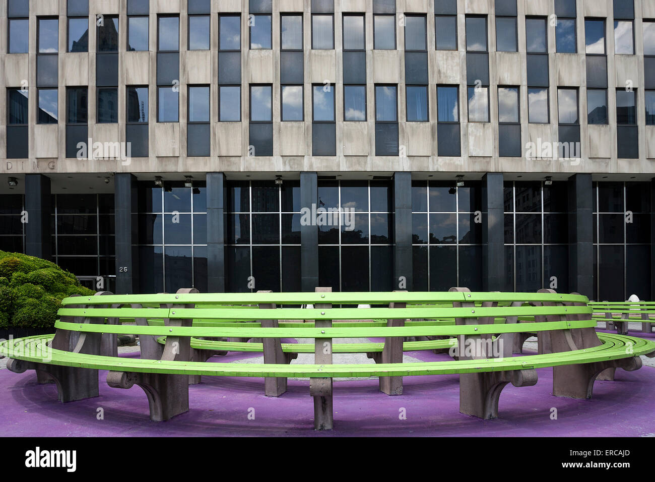 Curved bench hi-res stock photography and images - Alamy