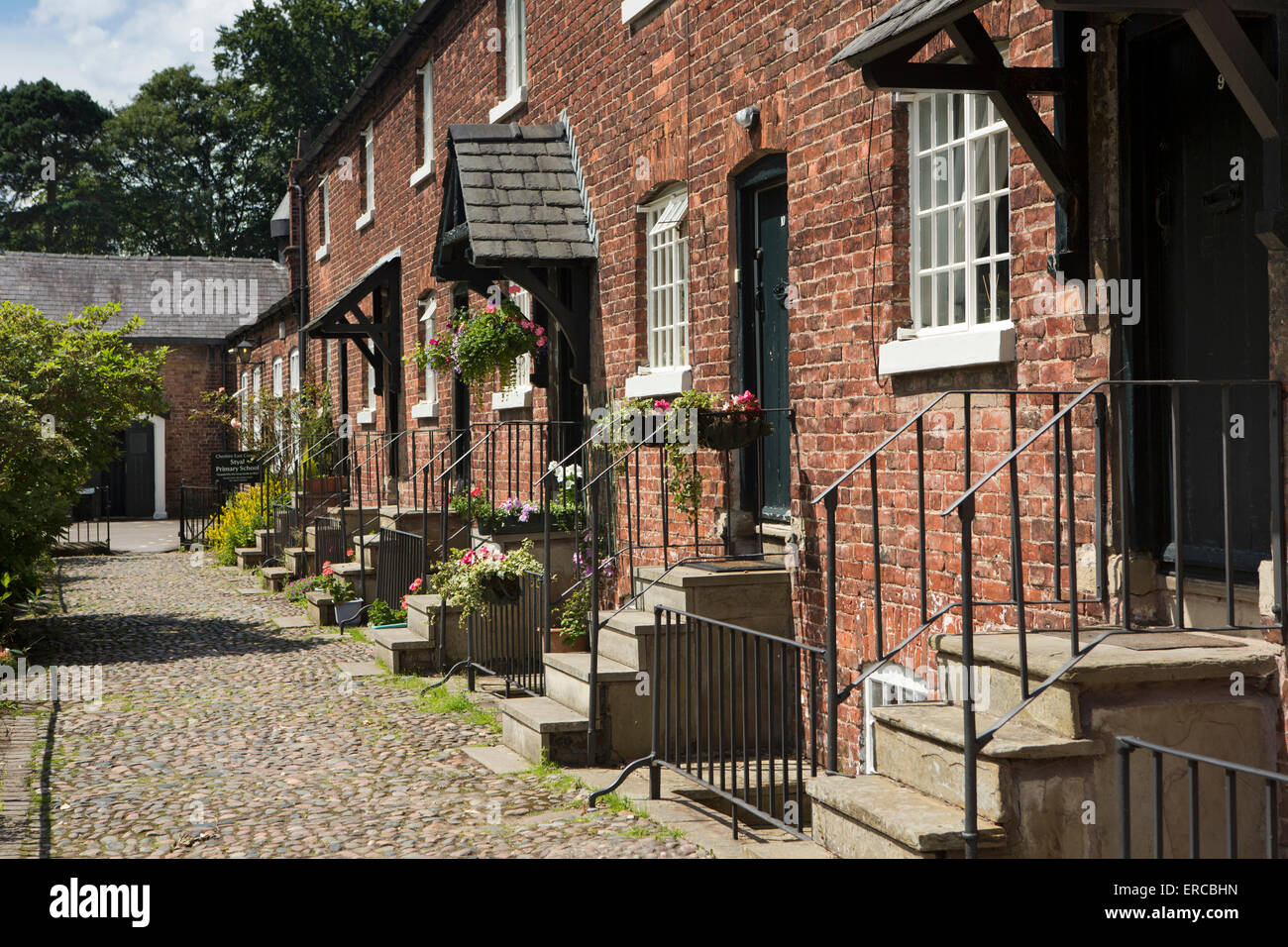 Industrial revolution terrace housing High Resolution Stock Photography ...