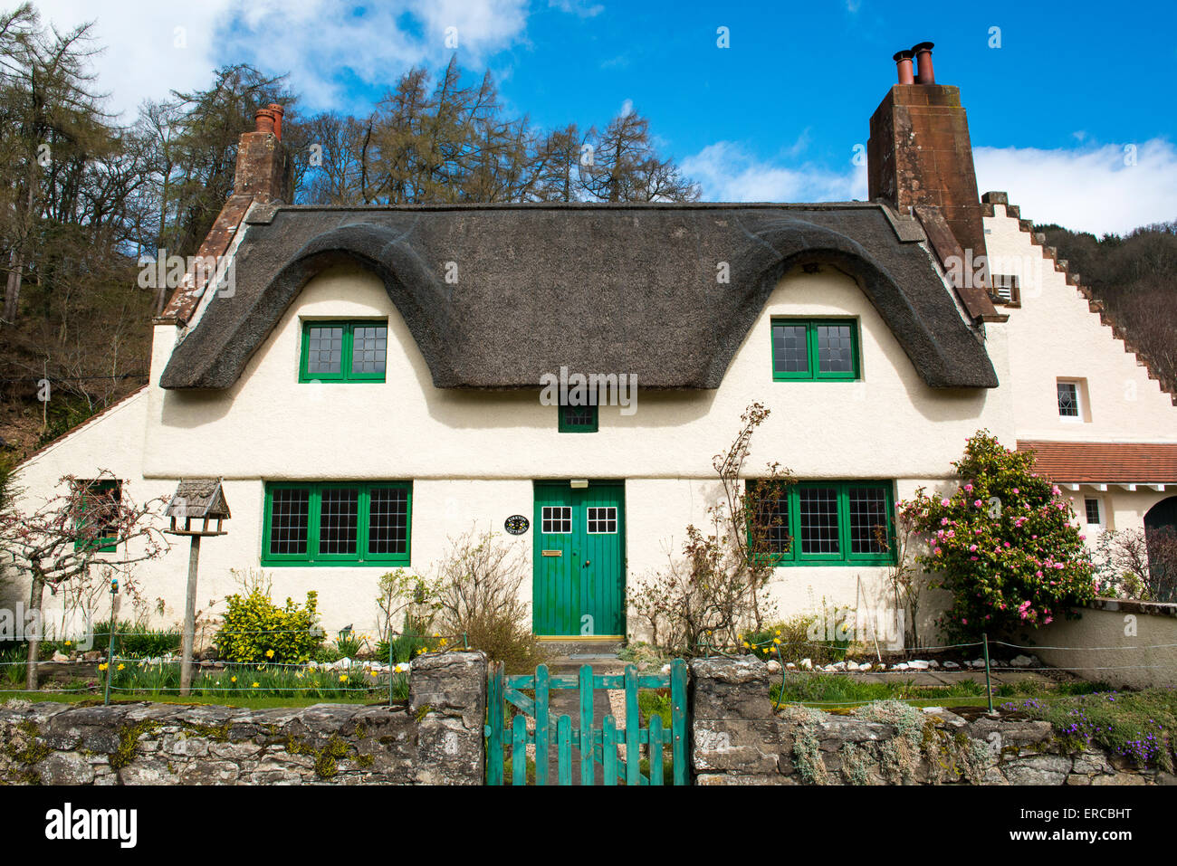 Traditional highland cottage hi-res stock photography and images - Alamy