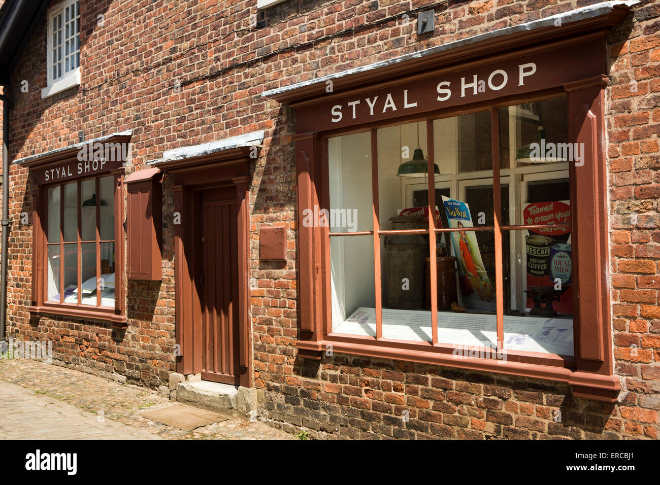 Textile mill 1800s hi-res stock photography and images - Alamy