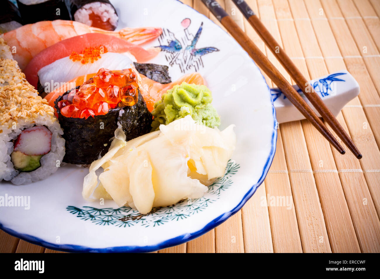Salmon sushi japanese food hi-res stock photography and images - Alamy
