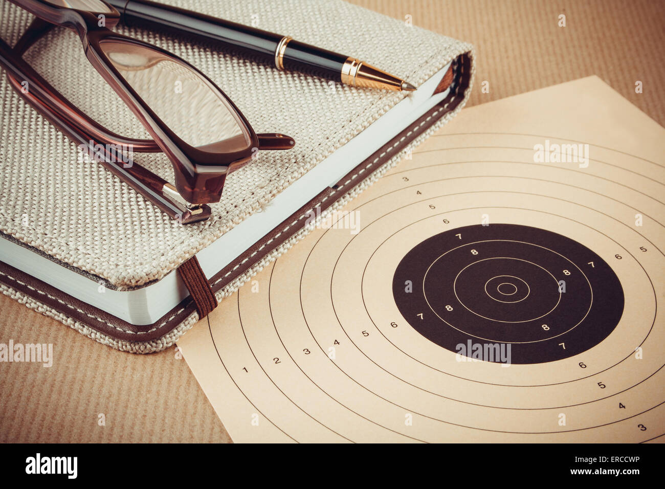 Target setting hi-res stock photography and images - Alamy