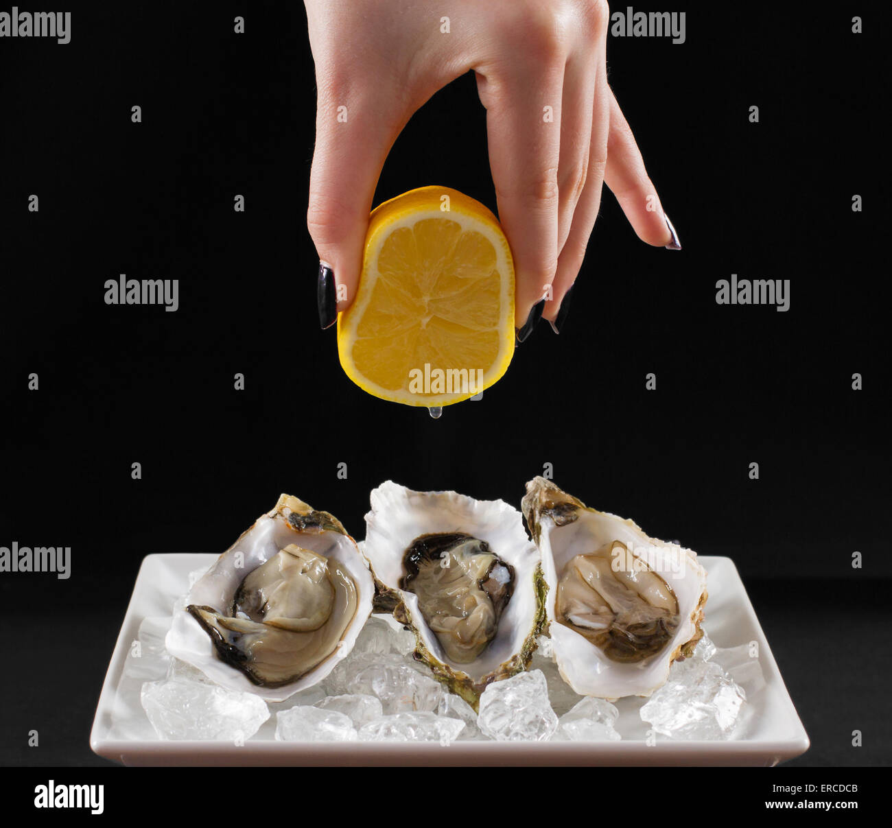 Shell oysters hi-res stock photography and images - Alamy