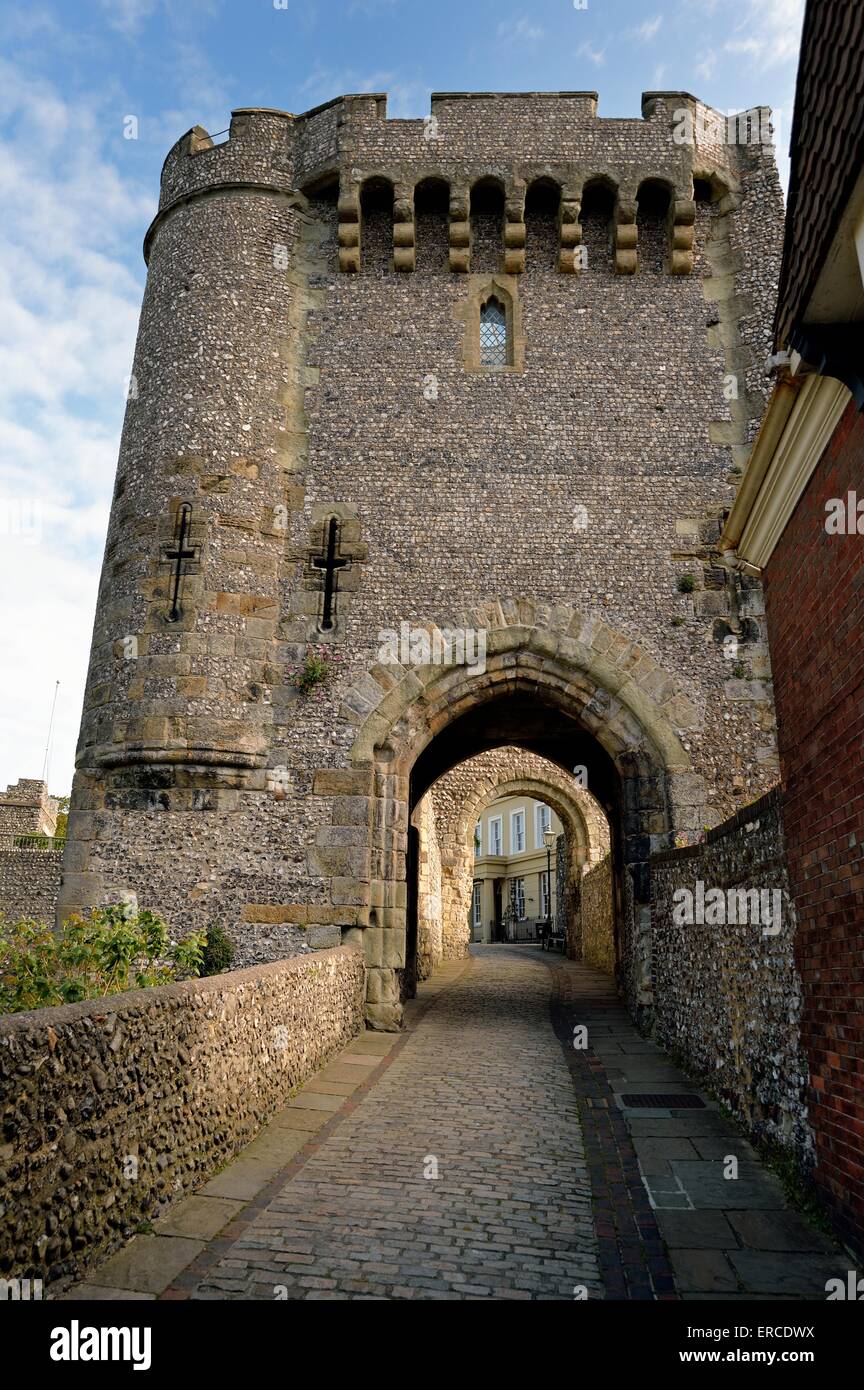 Castles entrance gate hi-res stock photography and images - Alamy