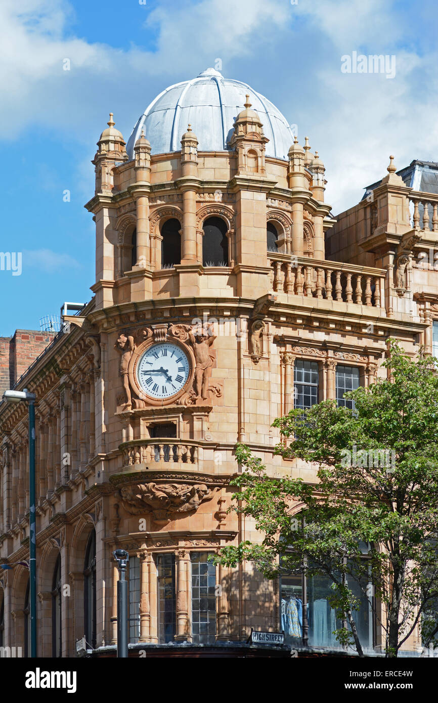 Detail of building in Nottingham. High Street, Nottingham, England ...