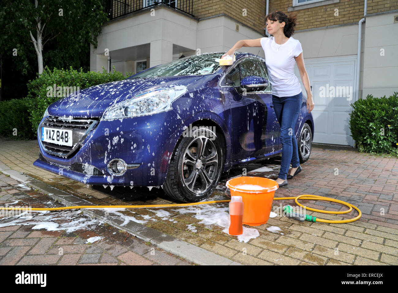 woman washing a car Stock Photo - Alamy