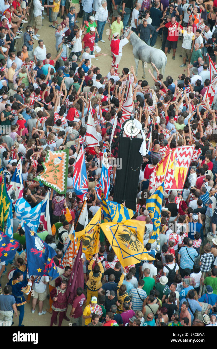 Contradas saluting the Palio, Siena, Tuscany, Italy Stock Photo - Alamy