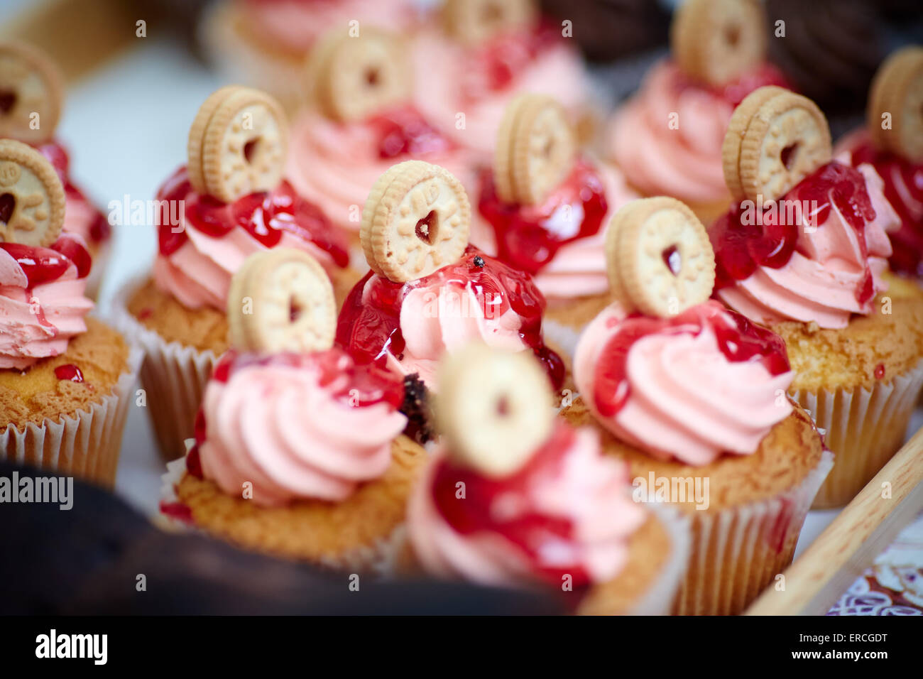 Buffet sweet cream cakes hi-res stock photography and images - Alamy