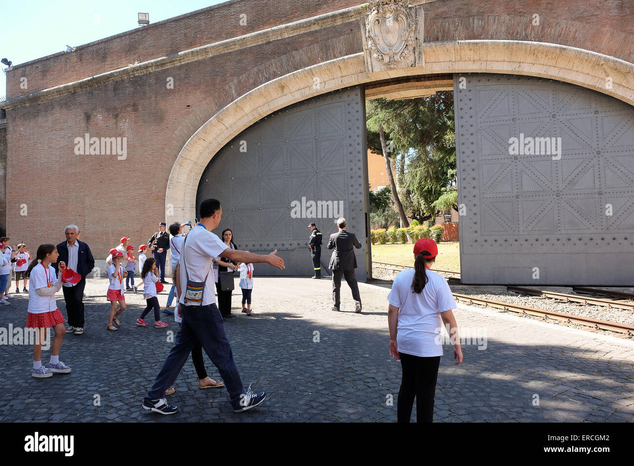 Vatican City. 30th May, 2015. Pope Francis meet the Train of the ...