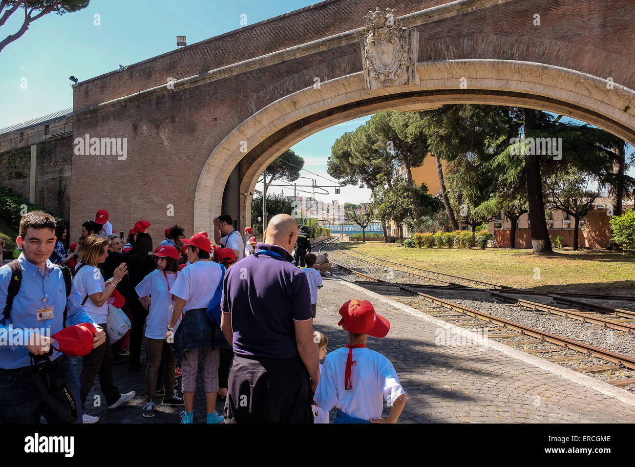 Vatican City. 30th May, 2015. Pope Francis meet the Train of the ...