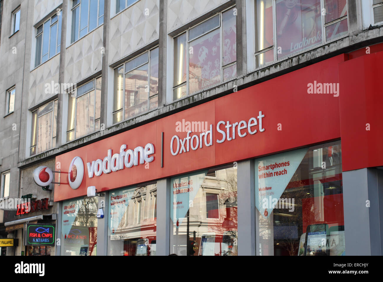 Vodafone oxford street shop hi-res stock photography and images - Alamy