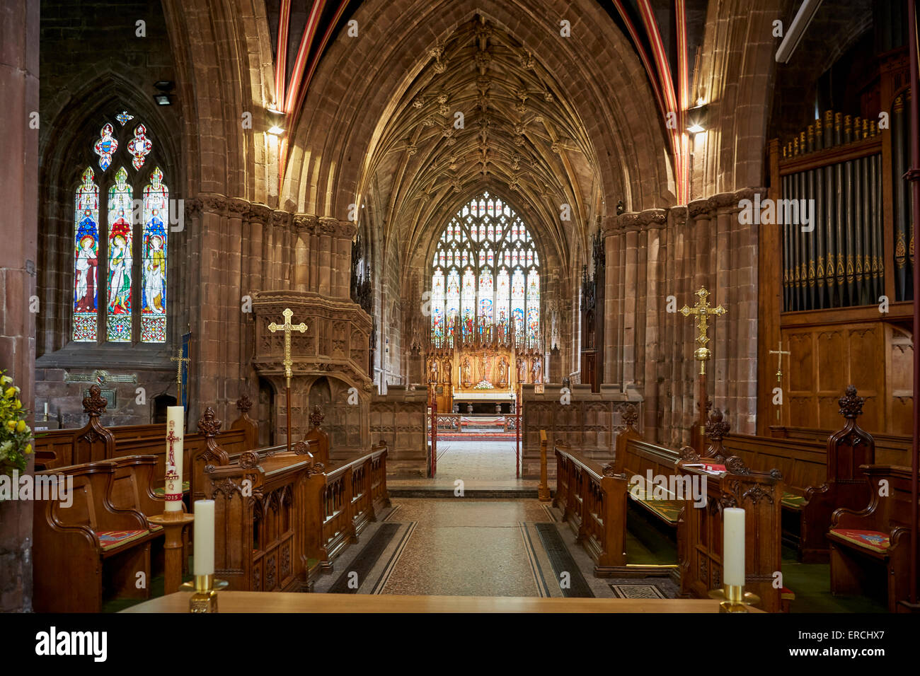 English church interior inside st hi-res stock photography and images ...