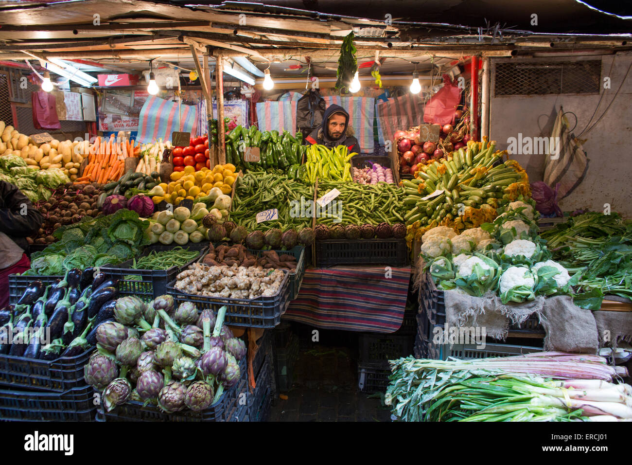Algeria market food hi-res stock photography and images - Alamy