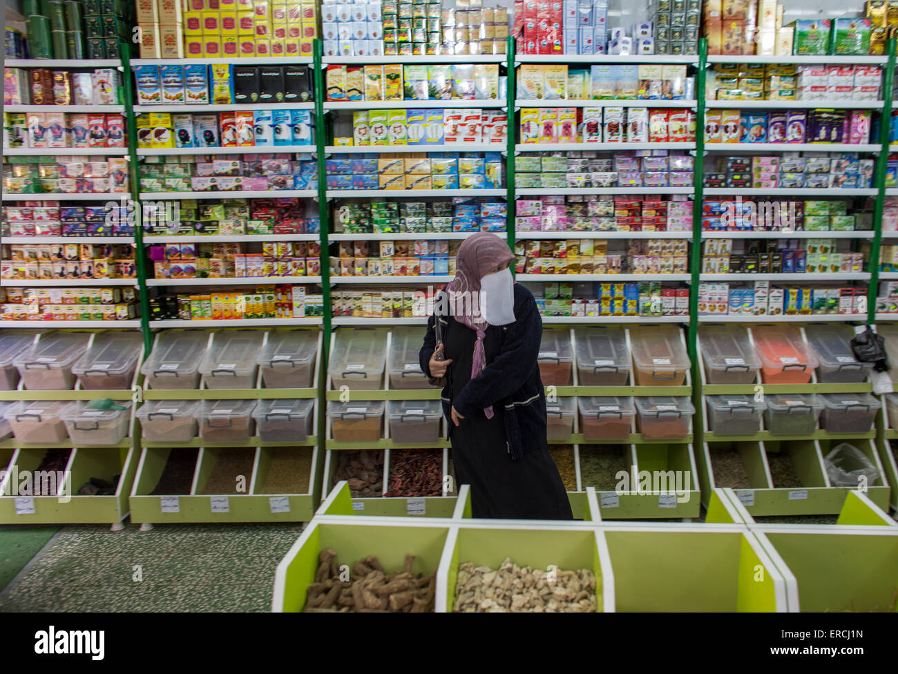 Herbal shop hi-res stock photography and images - Alamy