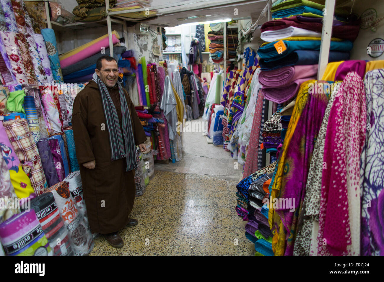 Market in algiers algeria hi-res stock photography and images - Alamy