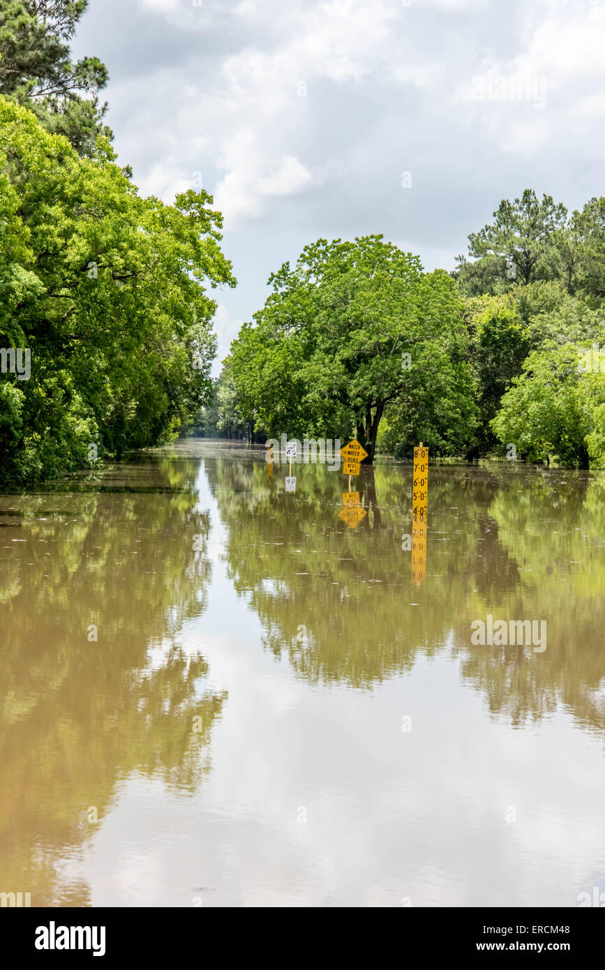 May 30, 2015 - Addicks Reservoir Park, Houston, TX: Standing flood ...