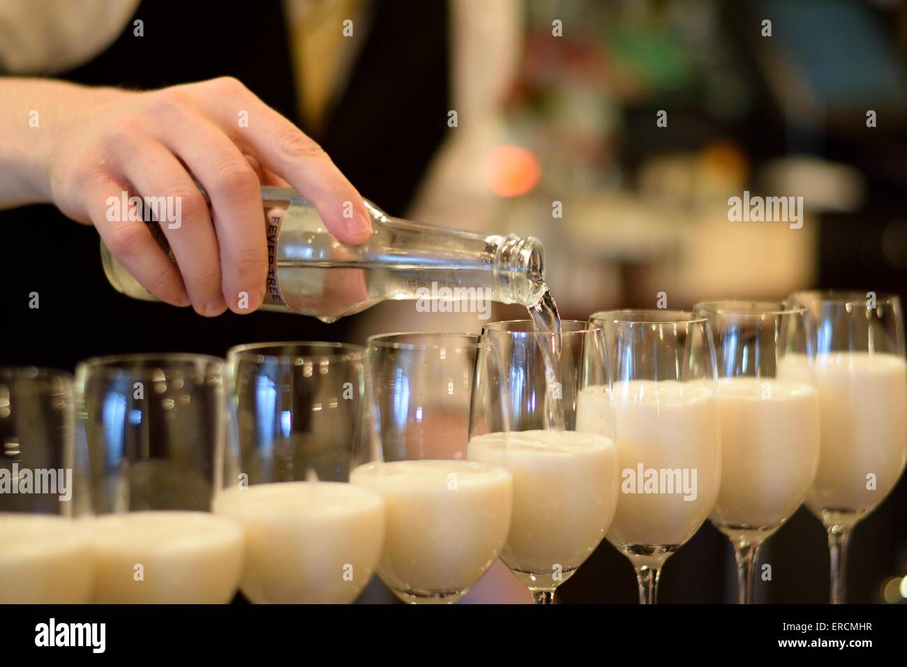 Class cocktail hi-res stock photography and images - Alamy