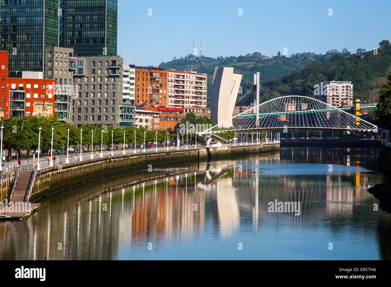 Footbridge over Nervion River, Bilbao Stock Photo - Alamy