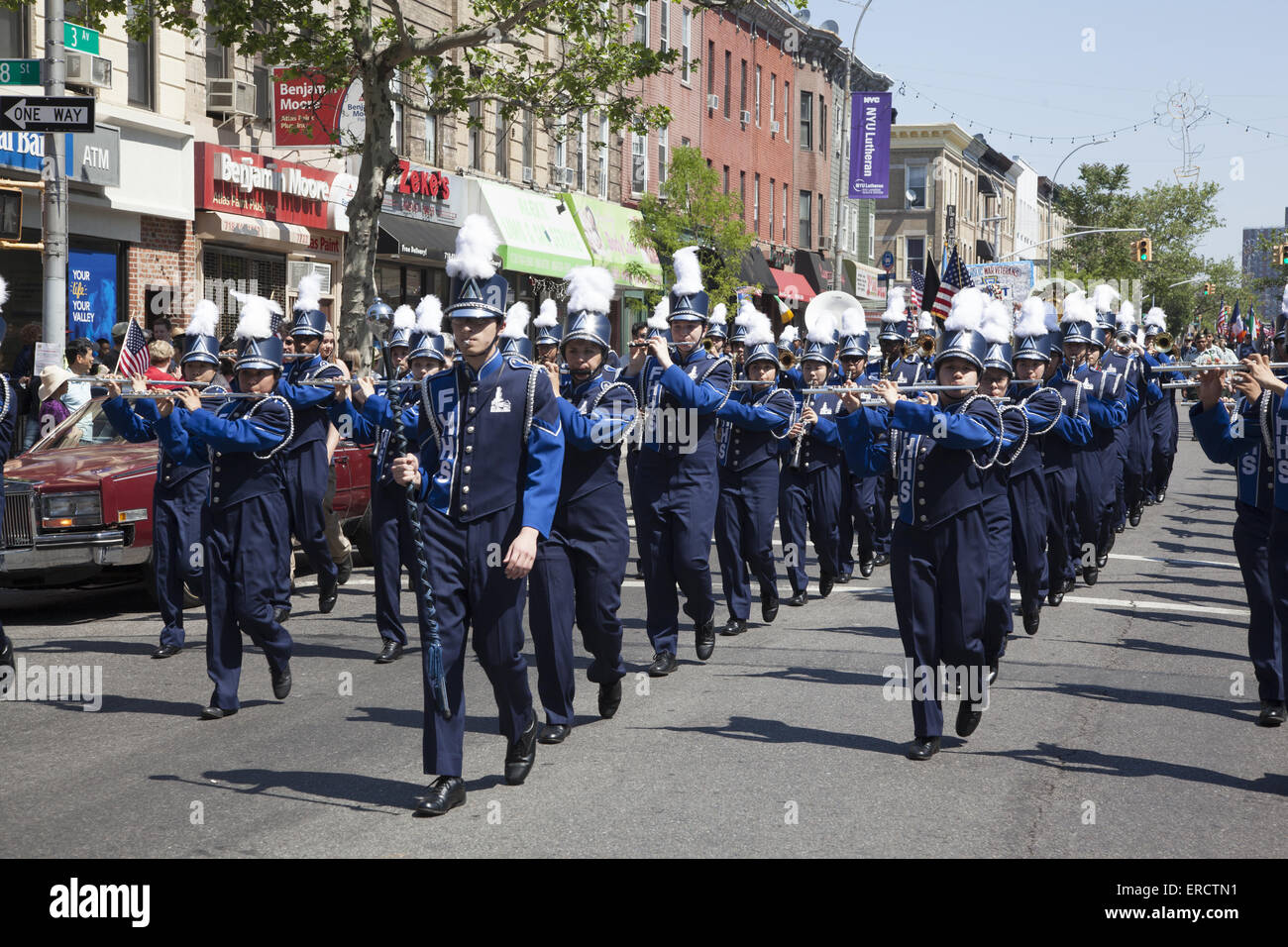 Teenage musicians marching band hi-res stock photography and images - Alamy
