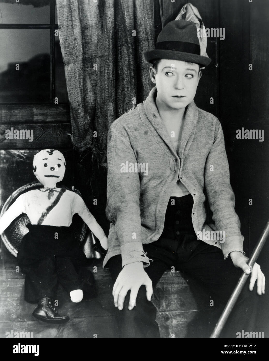 HARRY LANGDON (1884-1944) American silent film comedian about 1926 ...