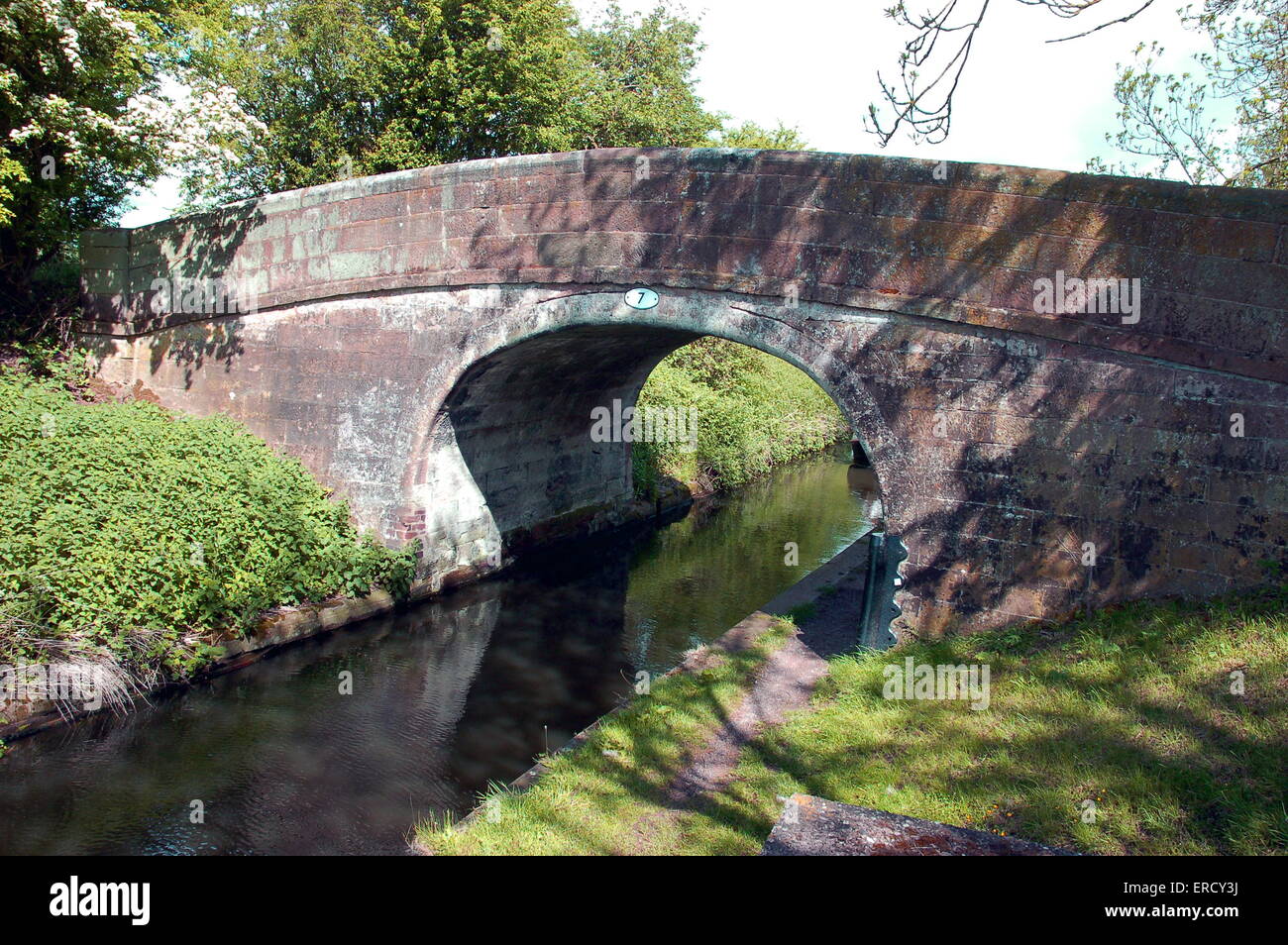 Shropshire union canal bridge hi-res stock photography and images - Alamy