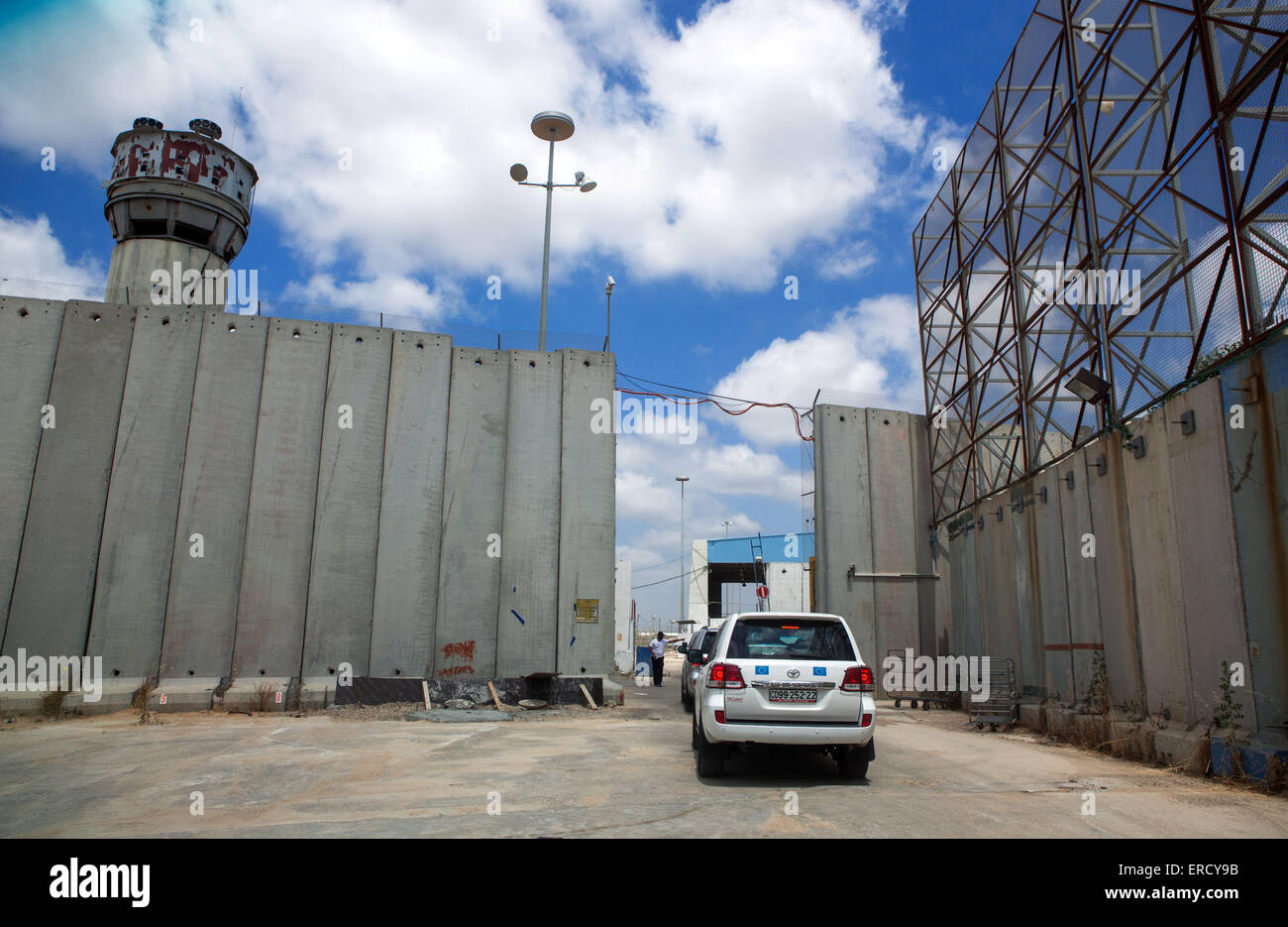 Extremely populated hi-res stock photography and images - Alamy