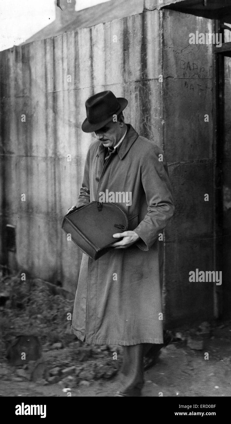 Scotland yard 1940s hi-res stock photography and images - Alamy