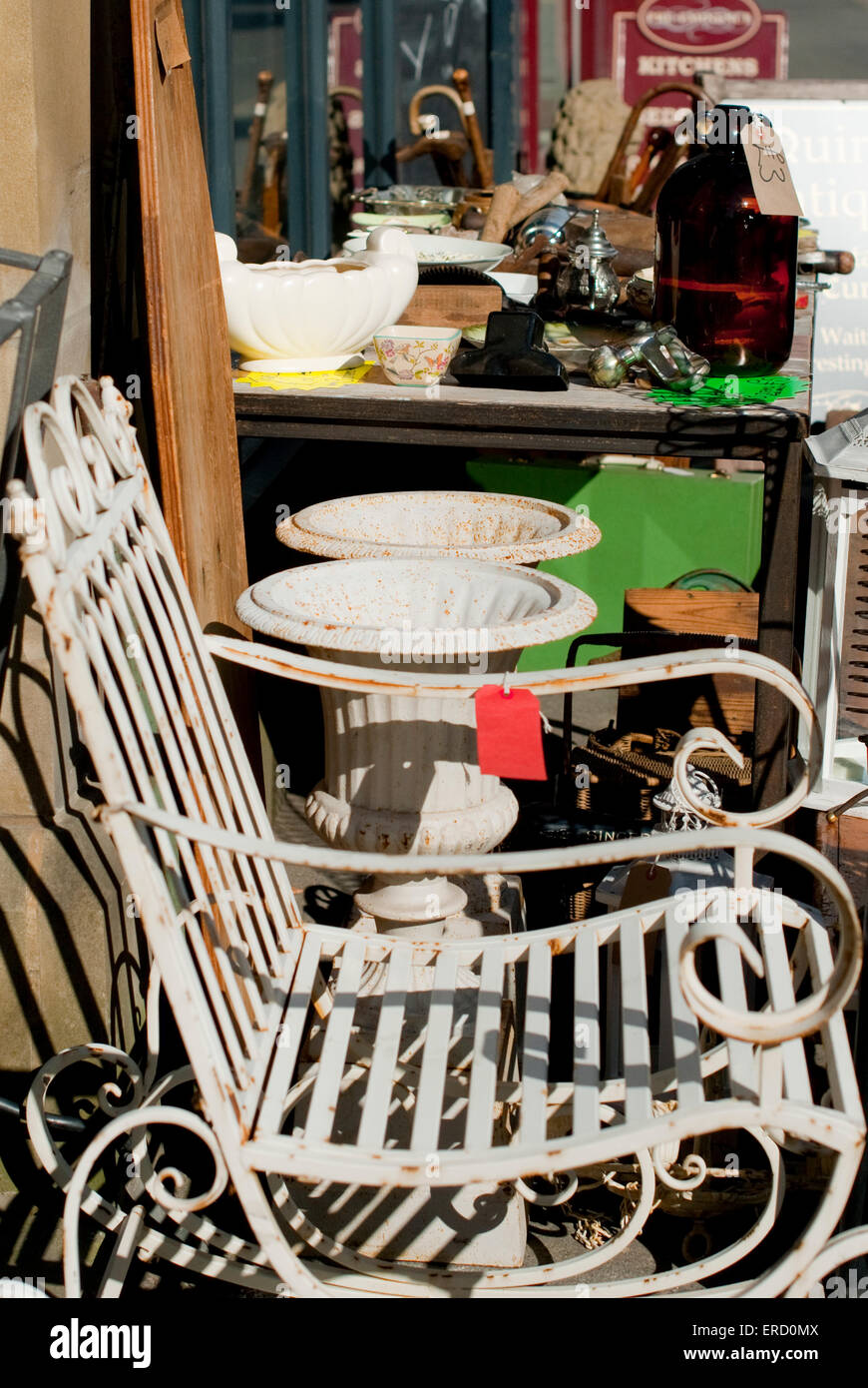 Upcycle shop hi-res stock photography and images - Alamy