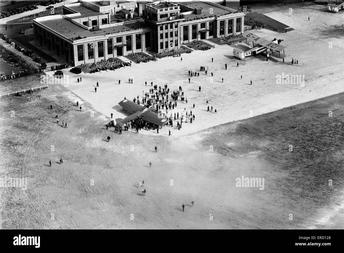 Scene at Croydon as French aviator Louis Bleriot arrives for twenty ...