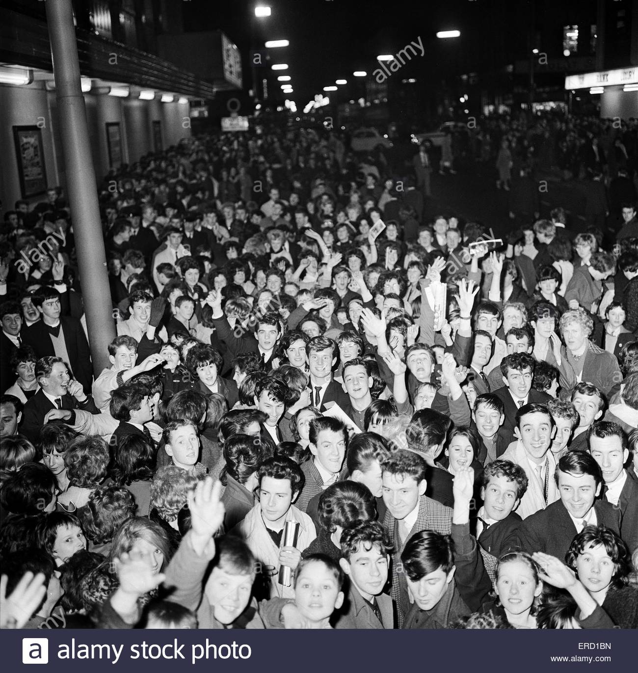 Concert Crowd 1960s Stock Photos & Concert Crowd 1960s Stock Images - Alamy