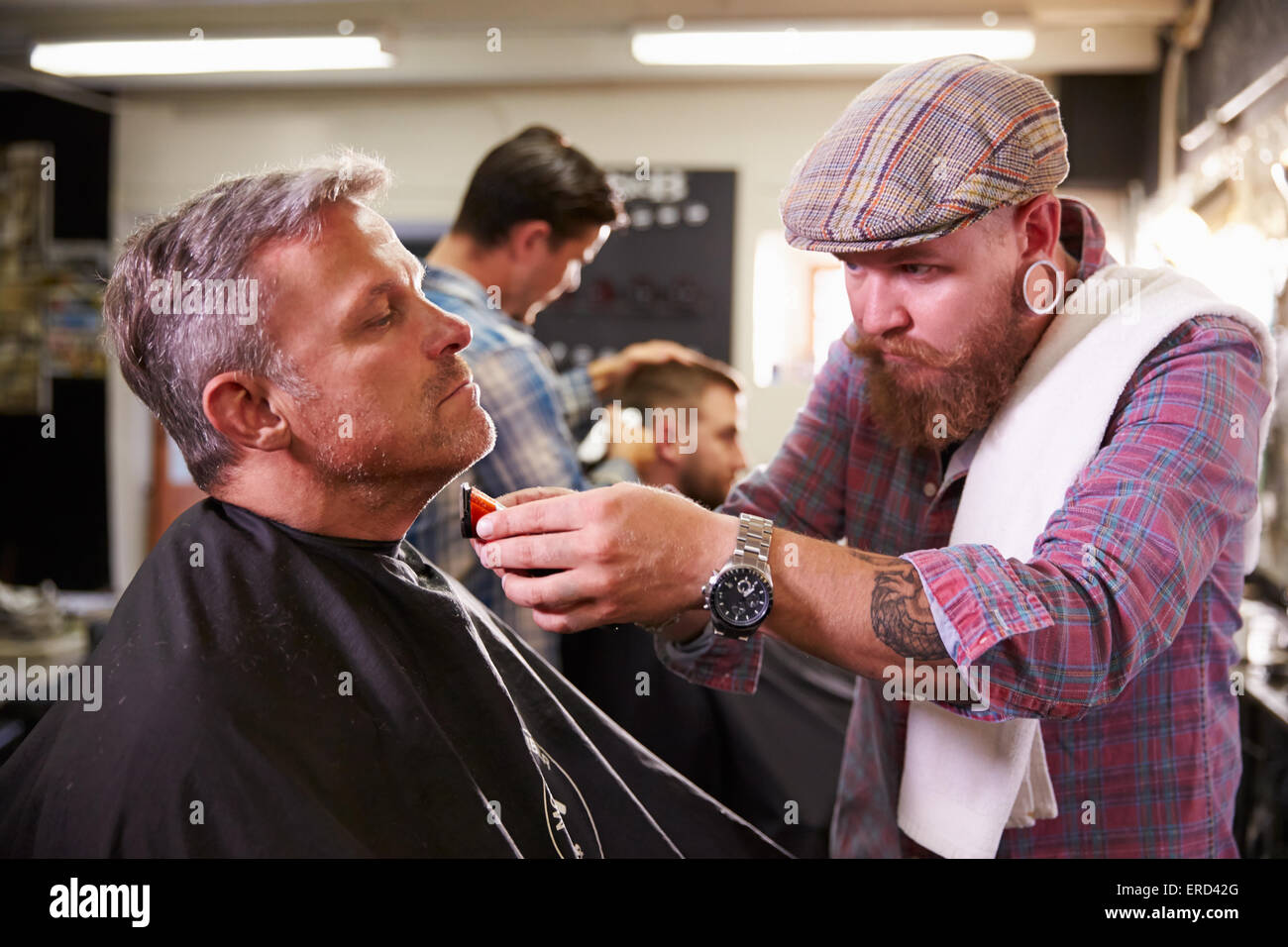 Barber shave hi-res stock photography and images - Alamy