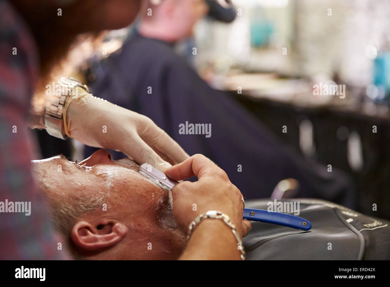 Man cut throat razor hi-res stock photography and images - Alamy