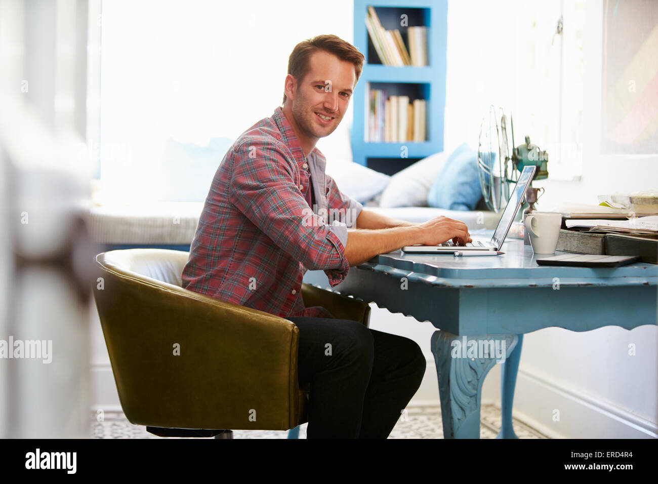 Office desk man working hi-res stock photography and images - Alamy