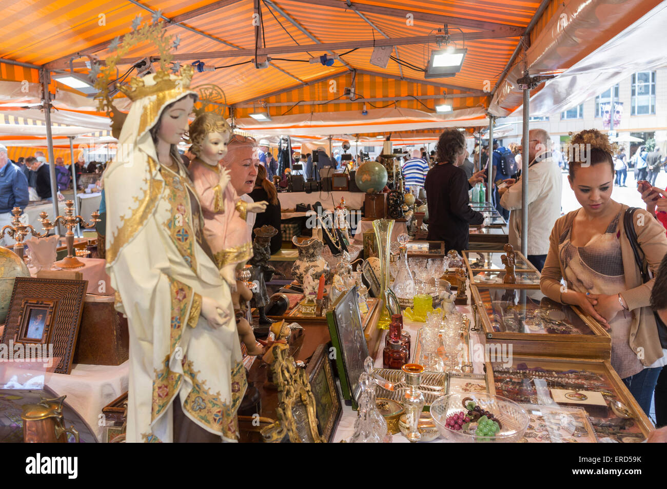Market gothic quarter barcelona hi-res stock photography and images - Alamy