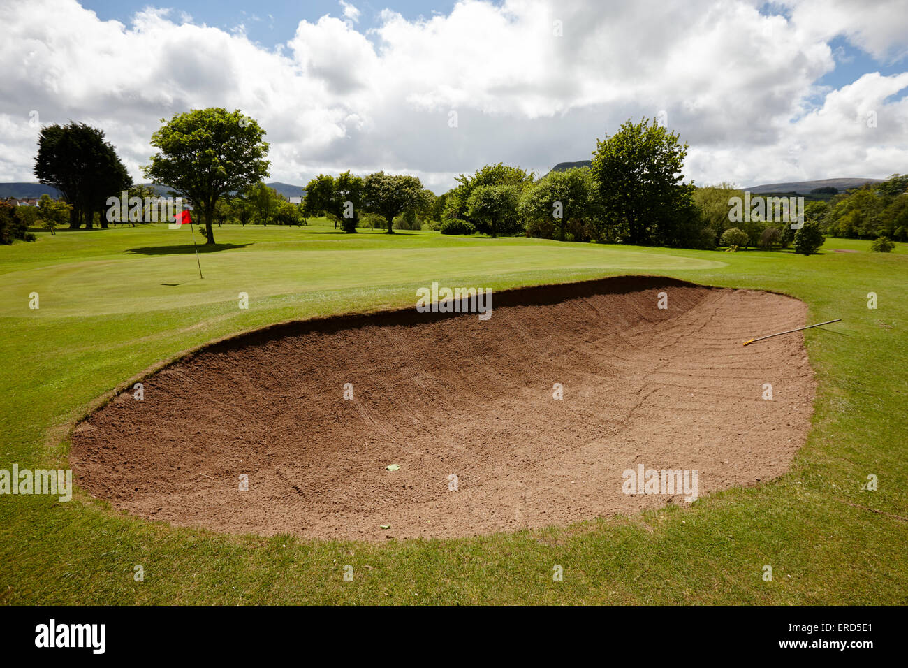 Golf course with sand bunker hi-res stock photography and images - Alamy