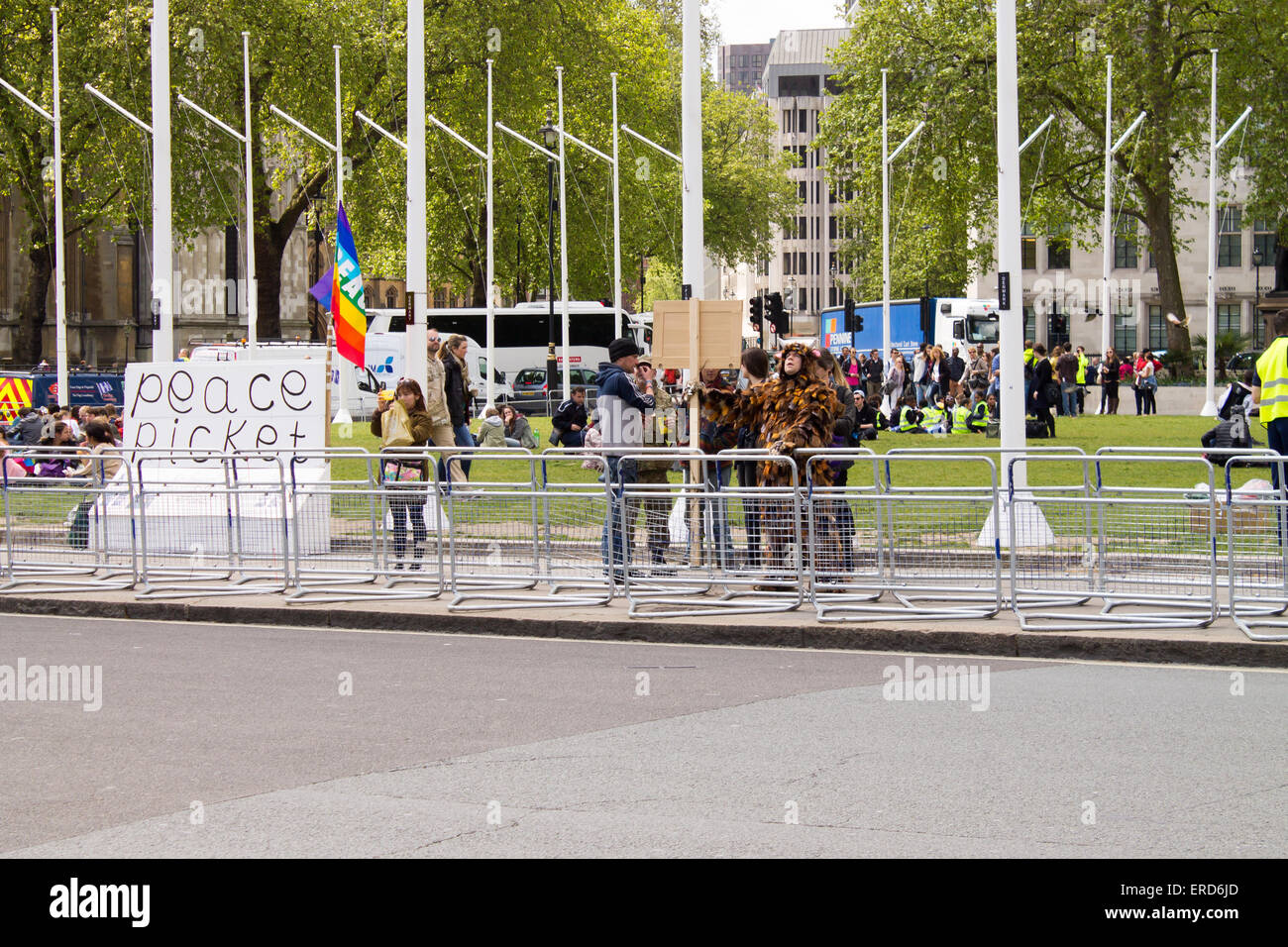 Anti war demonstration city street hi-res stock photography and images ...