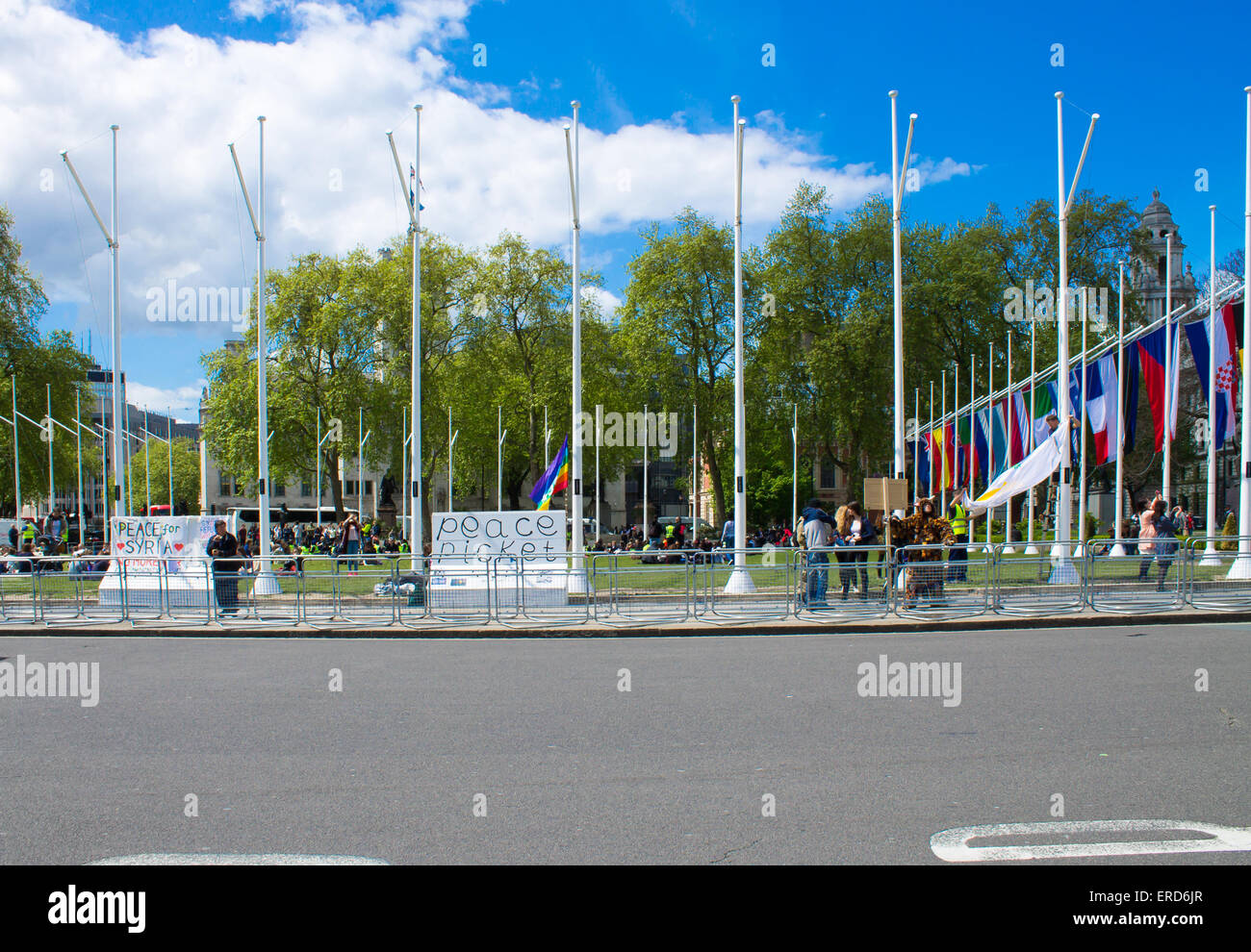 Anti war demonstration city street hi-res stock photography and images ...