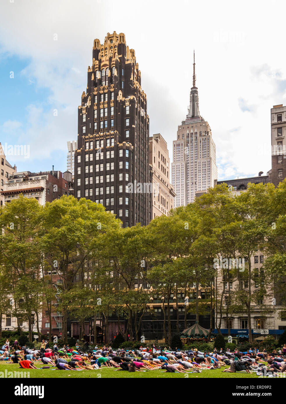 American radiator building hi-res stock photography and images - Alamy