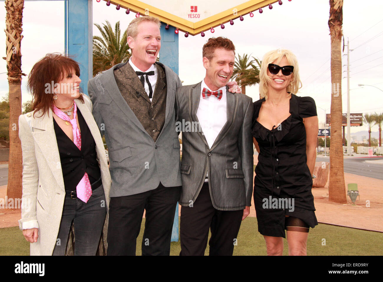 Pamela Anderson and Chrissie Hynde give away Peta Leader at his gay ...