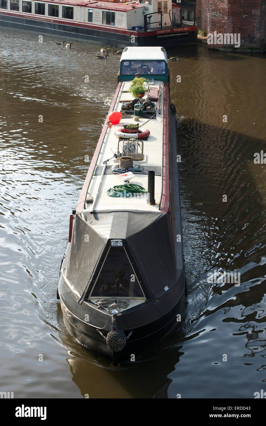 Barge on the bridgewater canal hi-res stock photography and images - Alamy