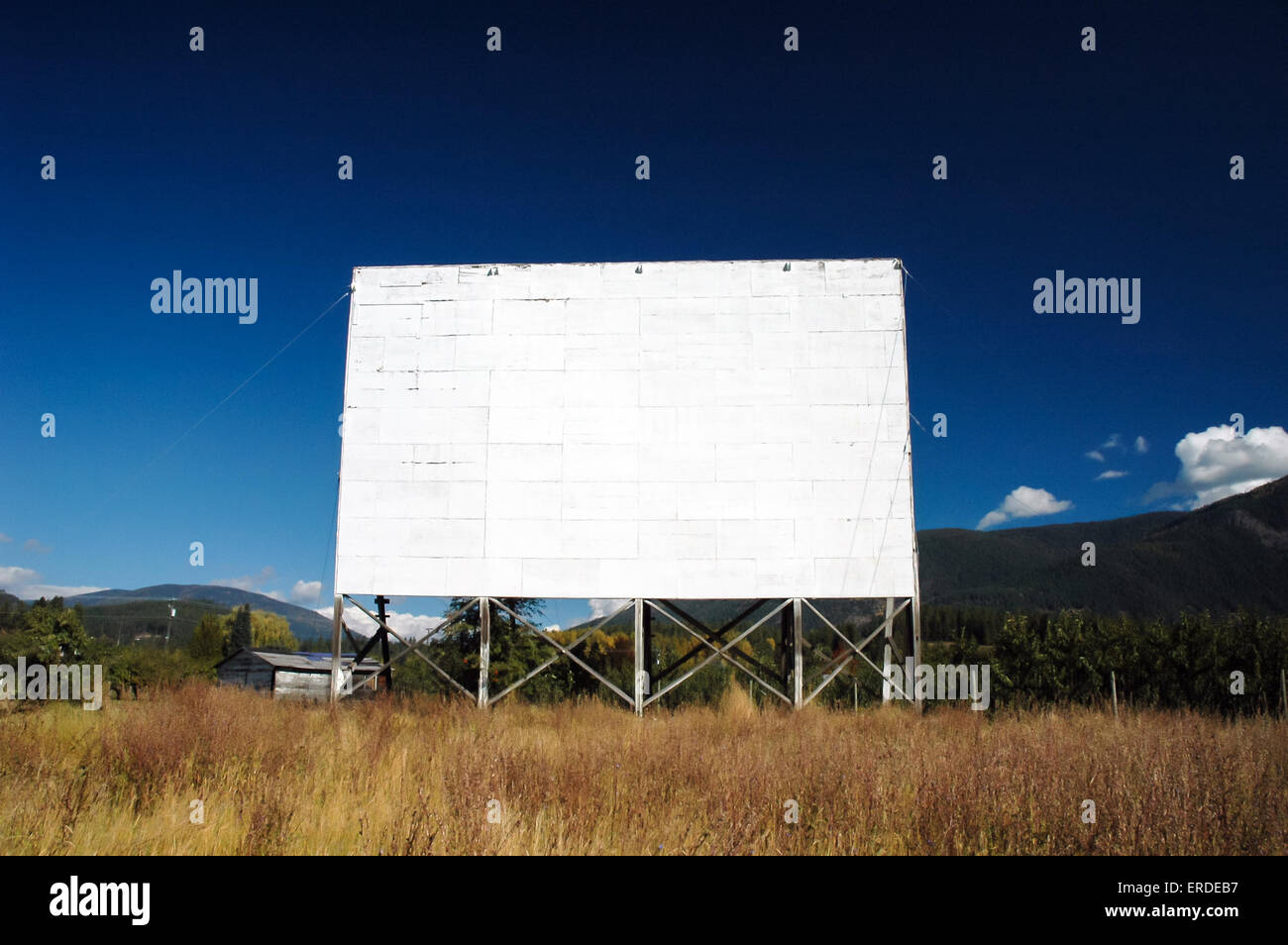 Blank drive in theater screen hi-res stock photography and images - Alamy