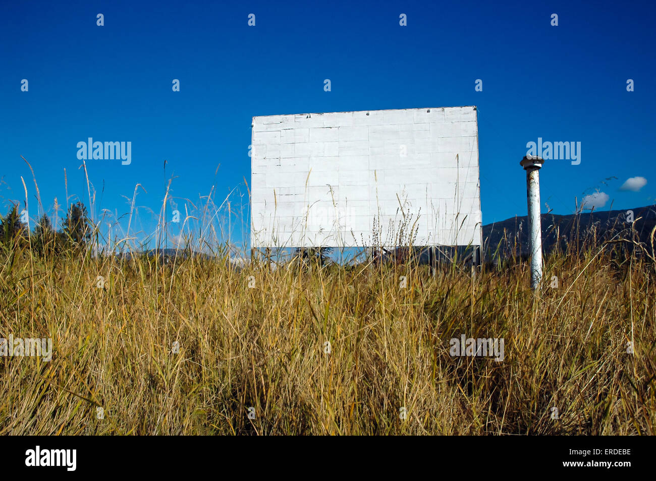 Blank drive in theater screen hi-res stock photography and images - Alamy