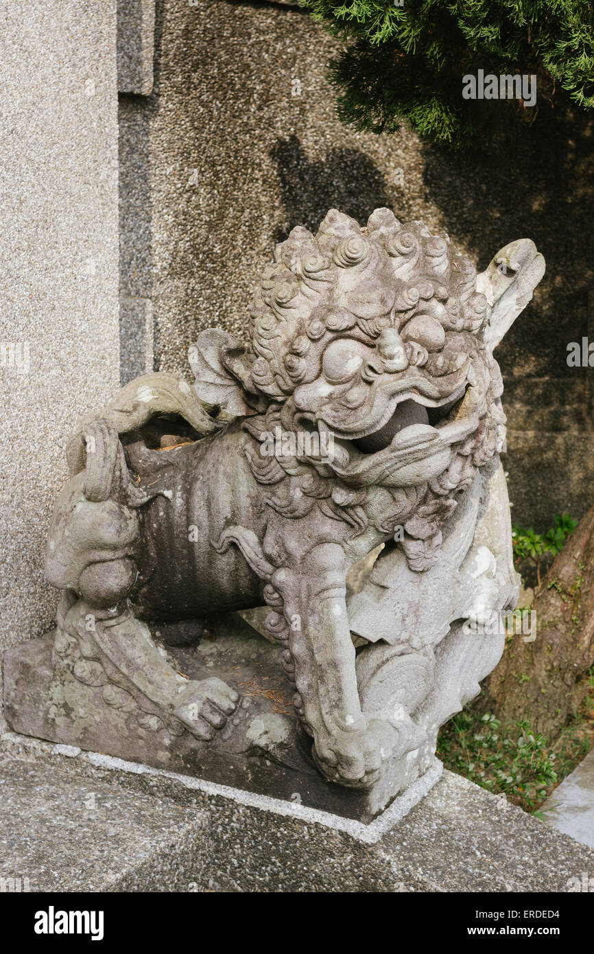 Chinese lion sculpture hi-res stock photography and images - Alamy