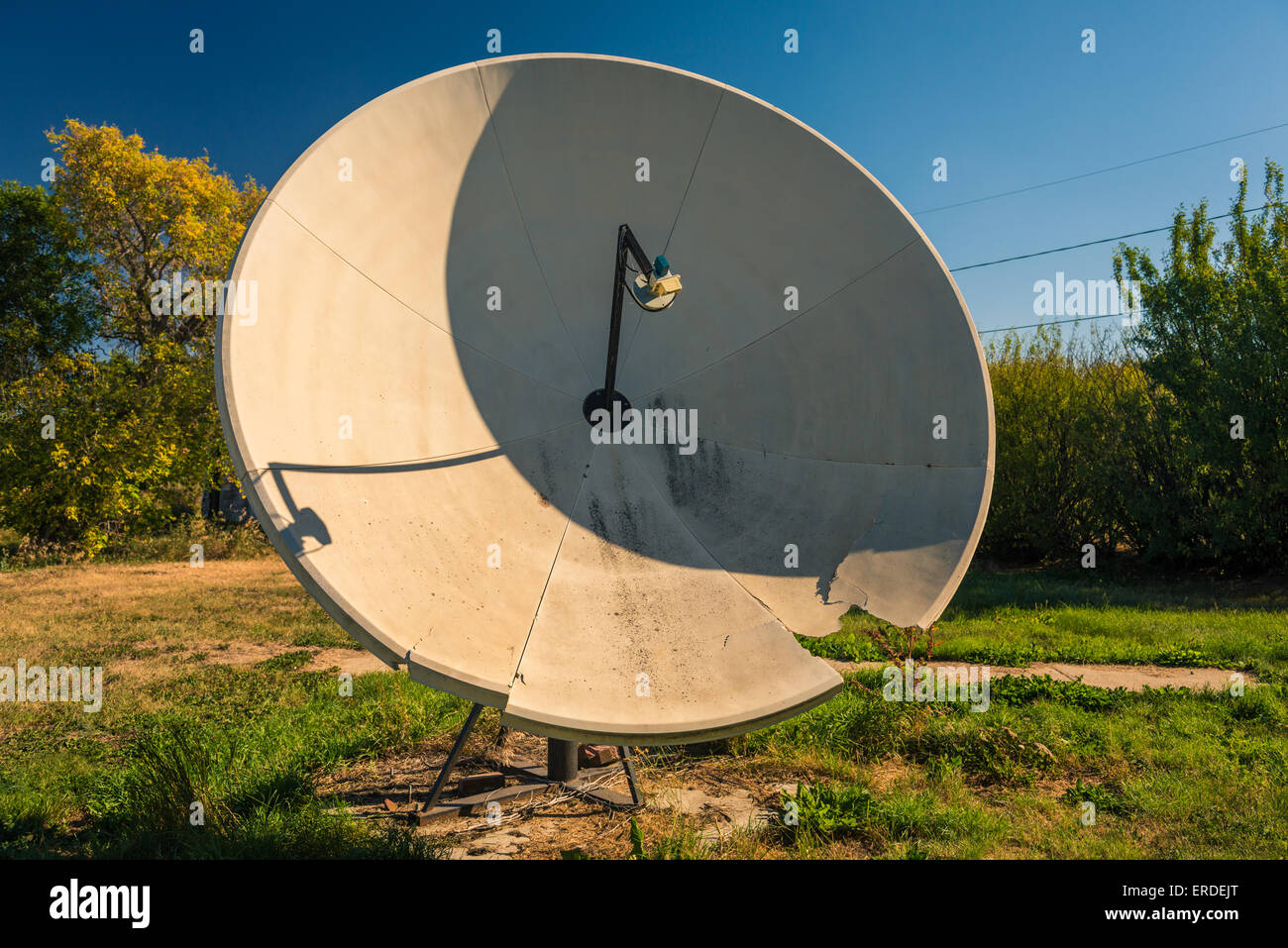 Big satellite dish hi-res stock photography and images - Alamy