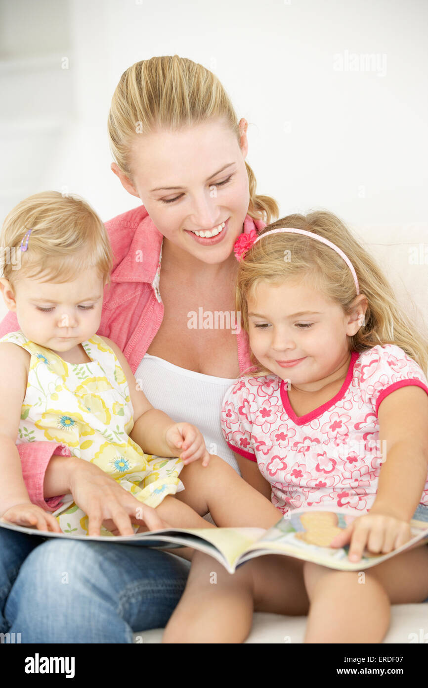 10 year old blond girl hi-res stock photography and images - Alamy