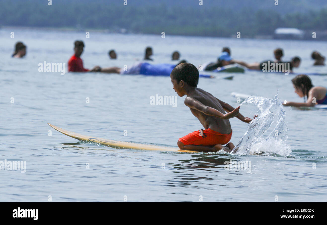 Baler, Philippines. 31st May, 2015. Local young tourist visiting Baler ...