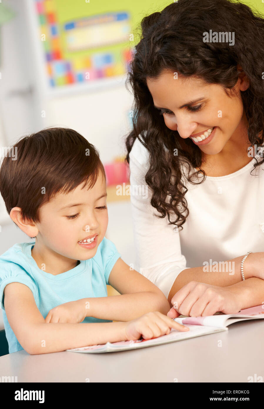 Encouraging reading hi-res stock photography and images - Alamy