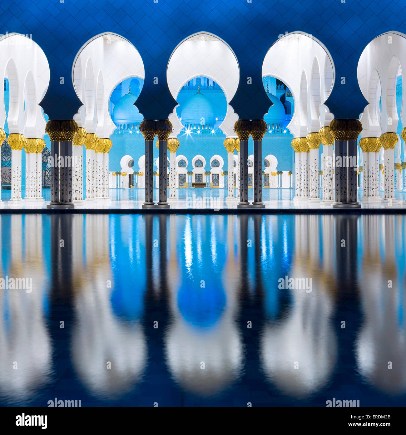 Night view grand mosque hi-res stock photography and images - Alamy