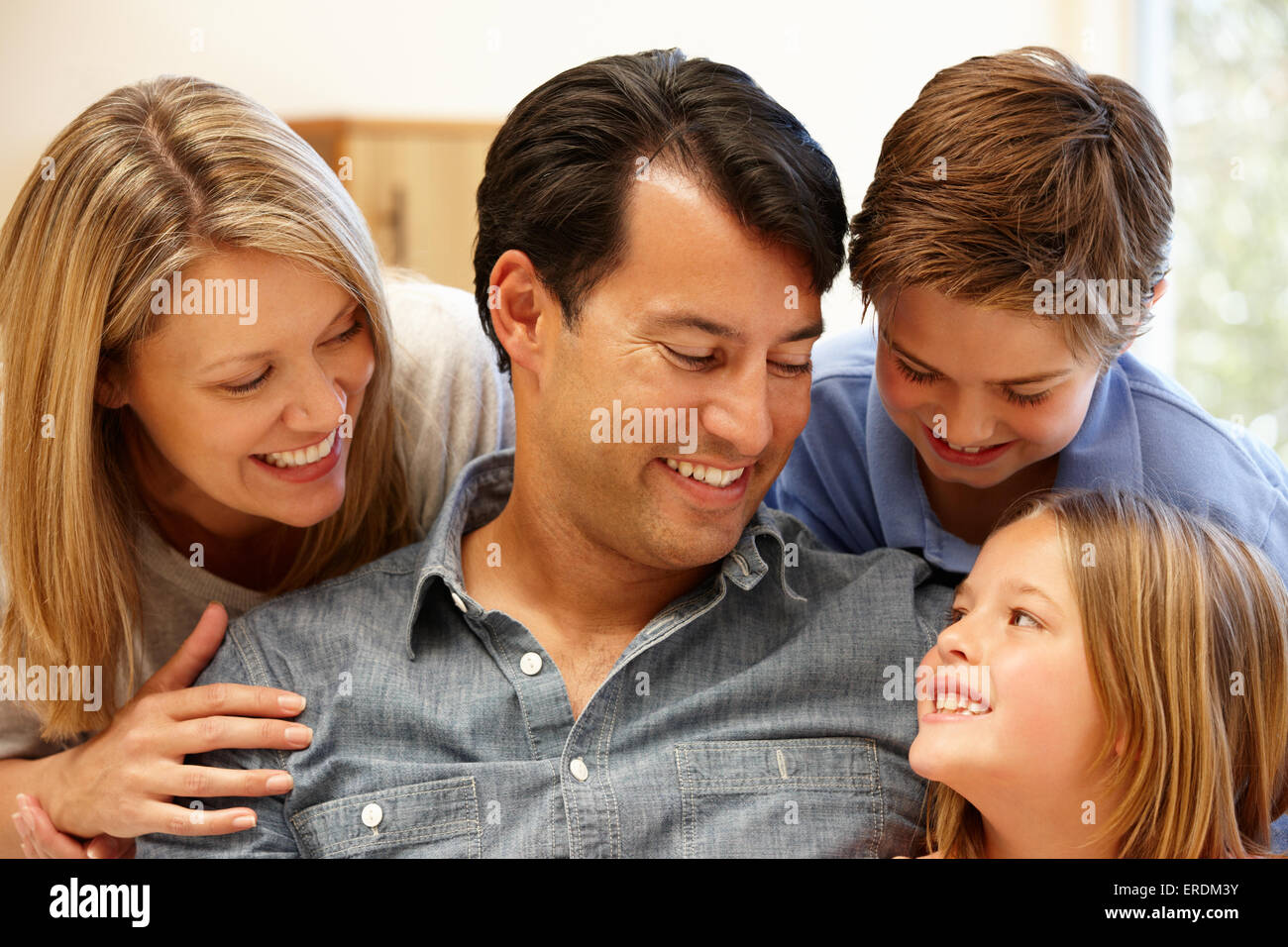 Mother 8 year old daughter together hugging hi-res stock photography and images - Alamy